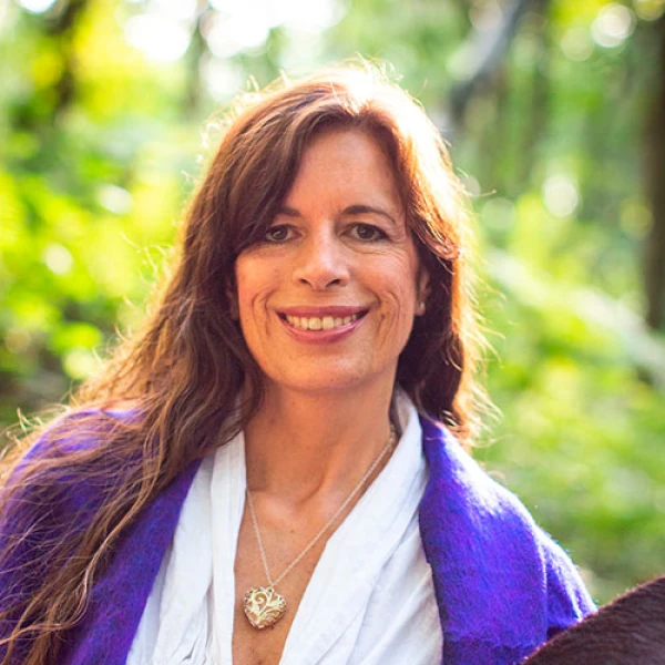 Kim parker is a Myofascial Energetic Release practitioner in training in